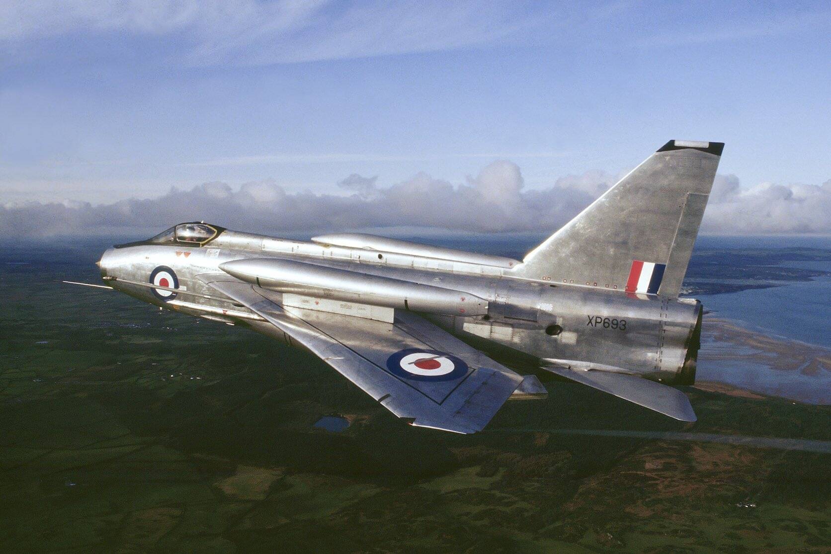 To make the BAC Lightning, an attempt at the skin effect - Aircraft ...
